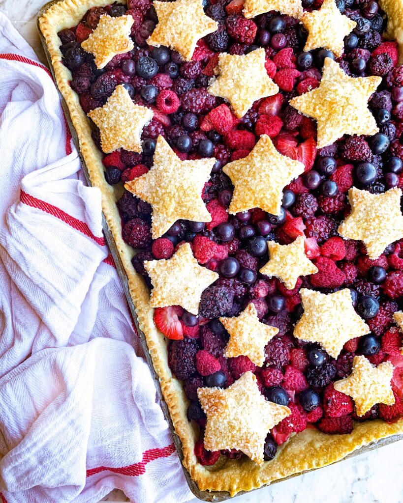 Mixed Berry Slab Pie – Michellesipsandsavors